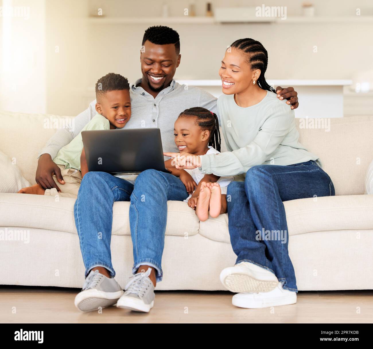 African american mom dad son hi-res stock photography and images - Alamy