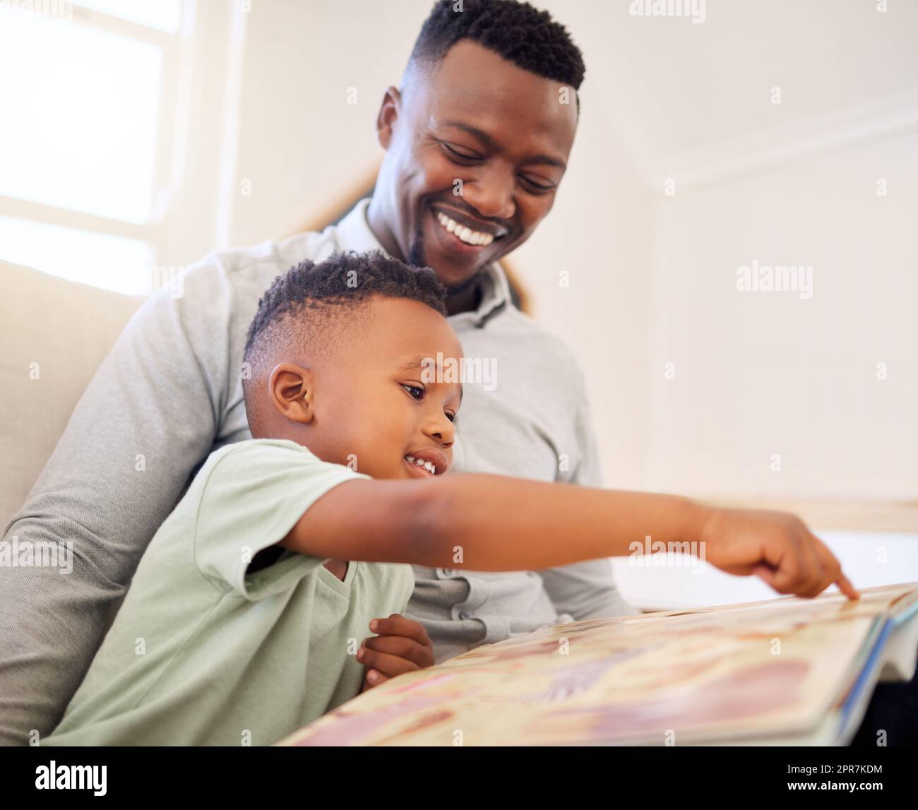 American child reading hi-res stock photography and images - Alamy