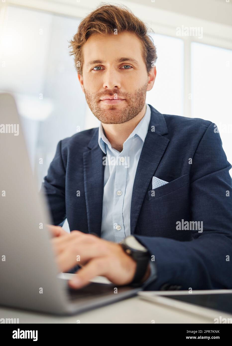 Caucasian male portrait 20s hi-res stock photography and images - Alamy