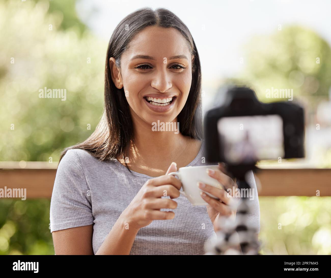 Vlog hi-res stock photography and images - Alamy