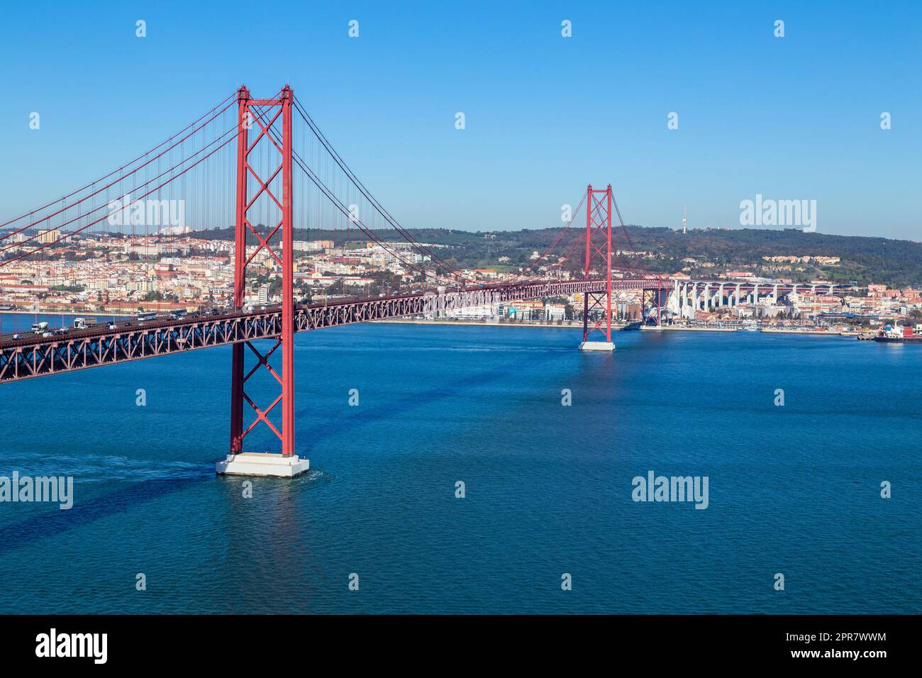 25 de abril cable hi-res stock photography and images - Alamy