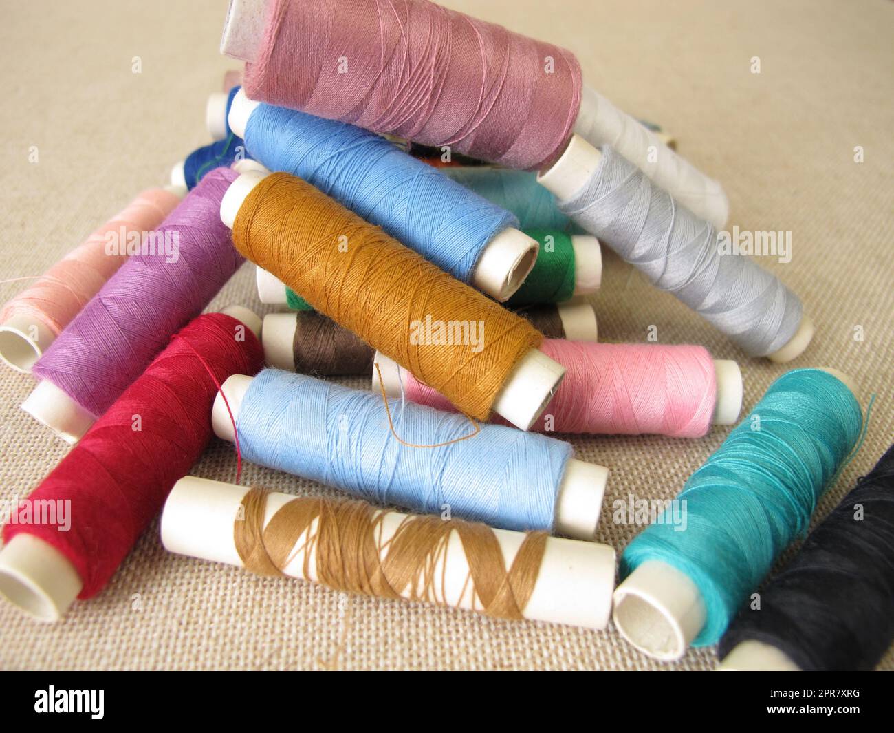 Sewing sewing hi-res stock photography and images - Alamy