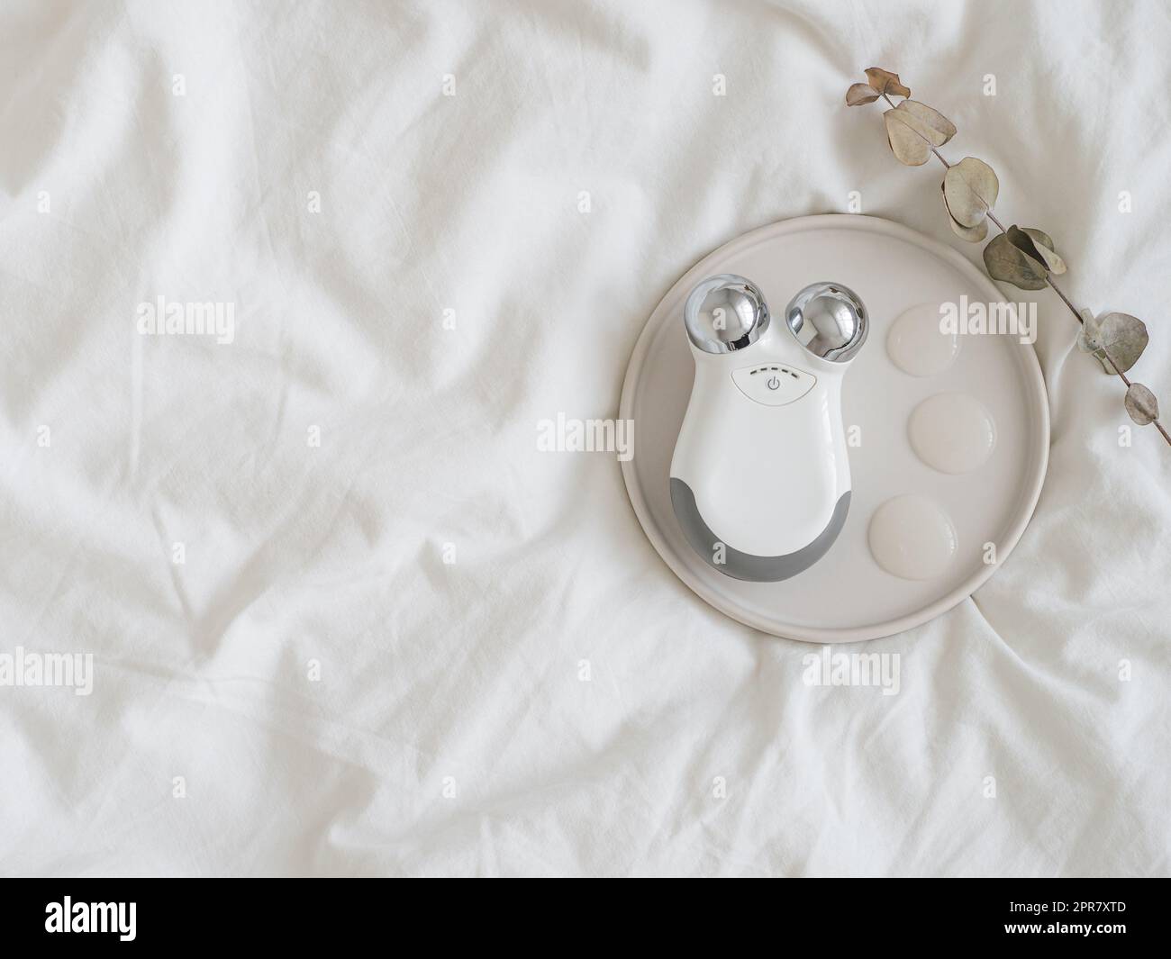 Face massager microcurrents home hi-res stock photography and images ...