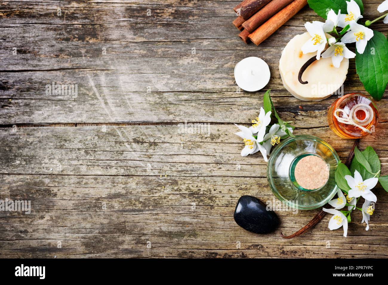 Essential oil spa stones hi-res stock photography and images - Alamy