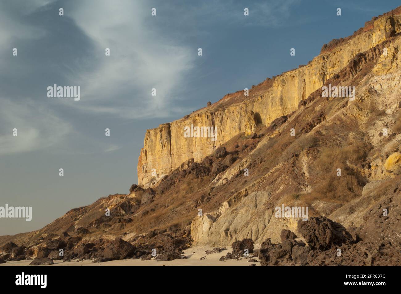 Sea cliff in the Natural Reserve of Popenguine Stock Photo - Alamy