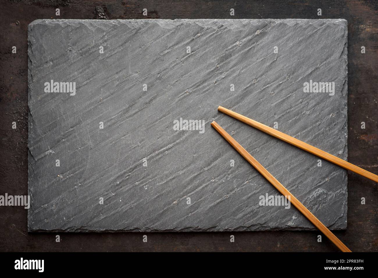 Empty black plate sushi hi-res stock photography and images - Alamy