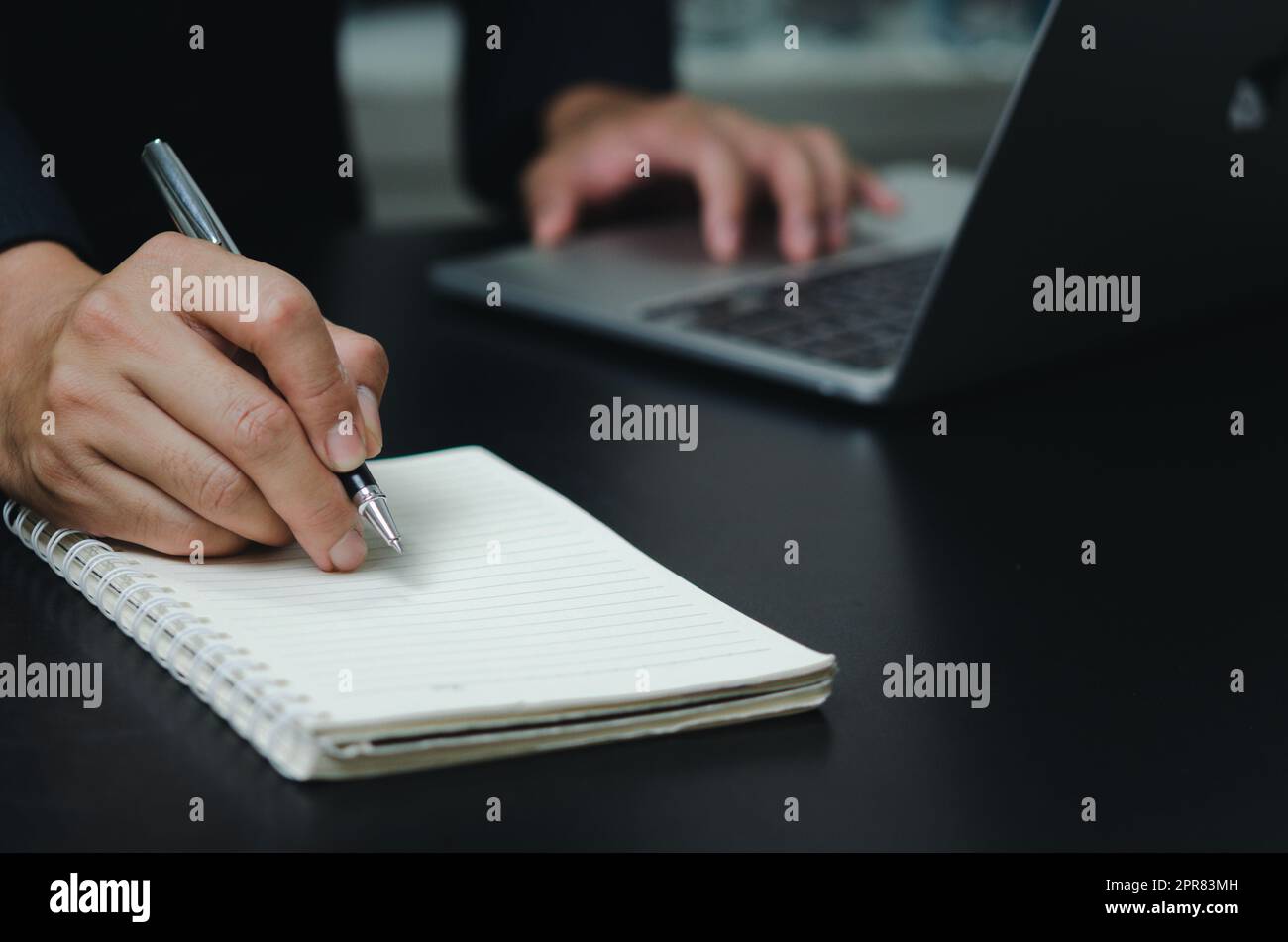 Book on writing desk hi-res stock photography and images - Alamy