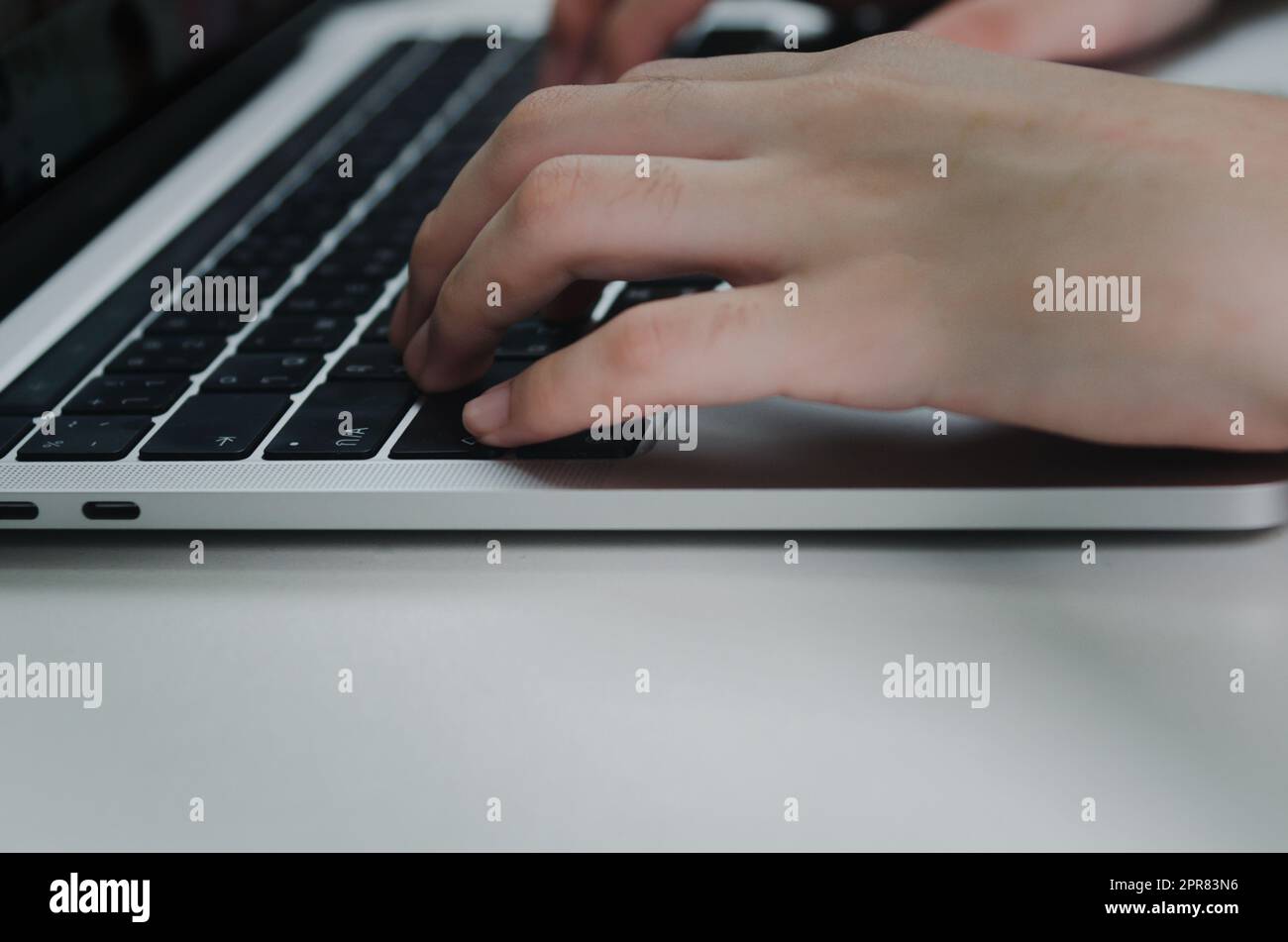 Hand woman hi-res stock photography and images - Alamy