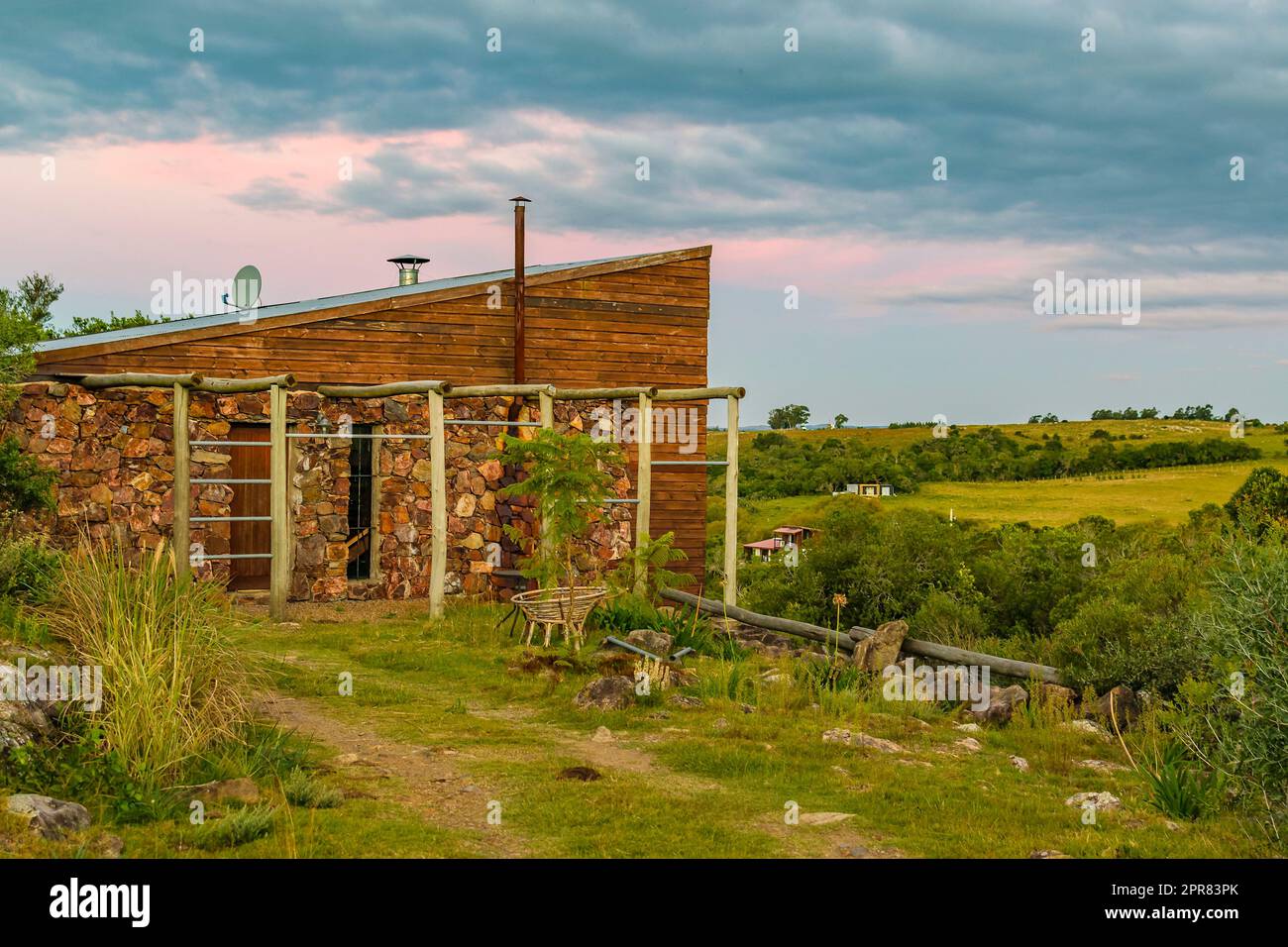 Modern countryside wooden house hi-res stock photography and images - Alamy