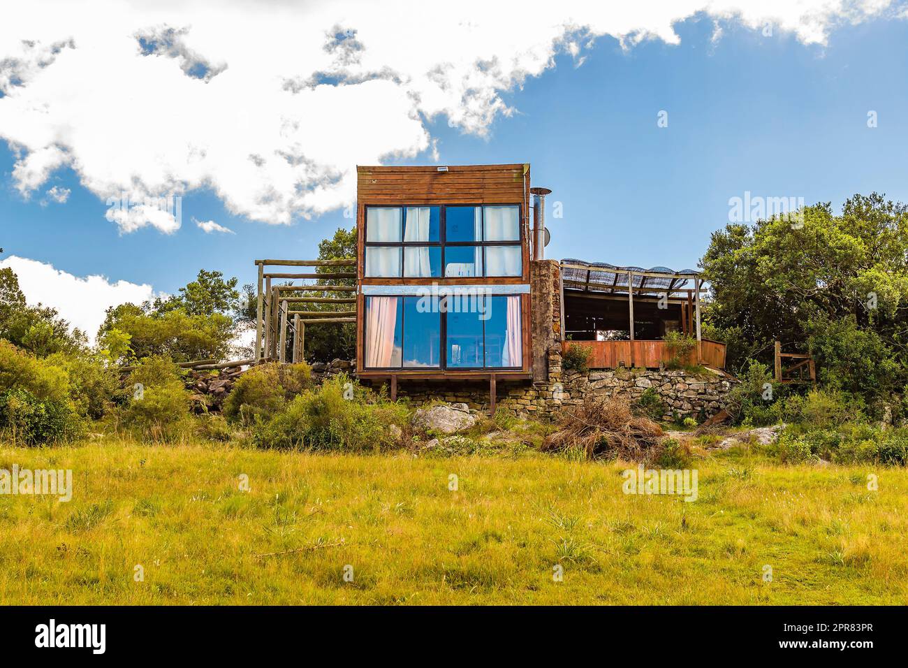 Modern countryside wooden house hi-res stock photography and images - Alamy