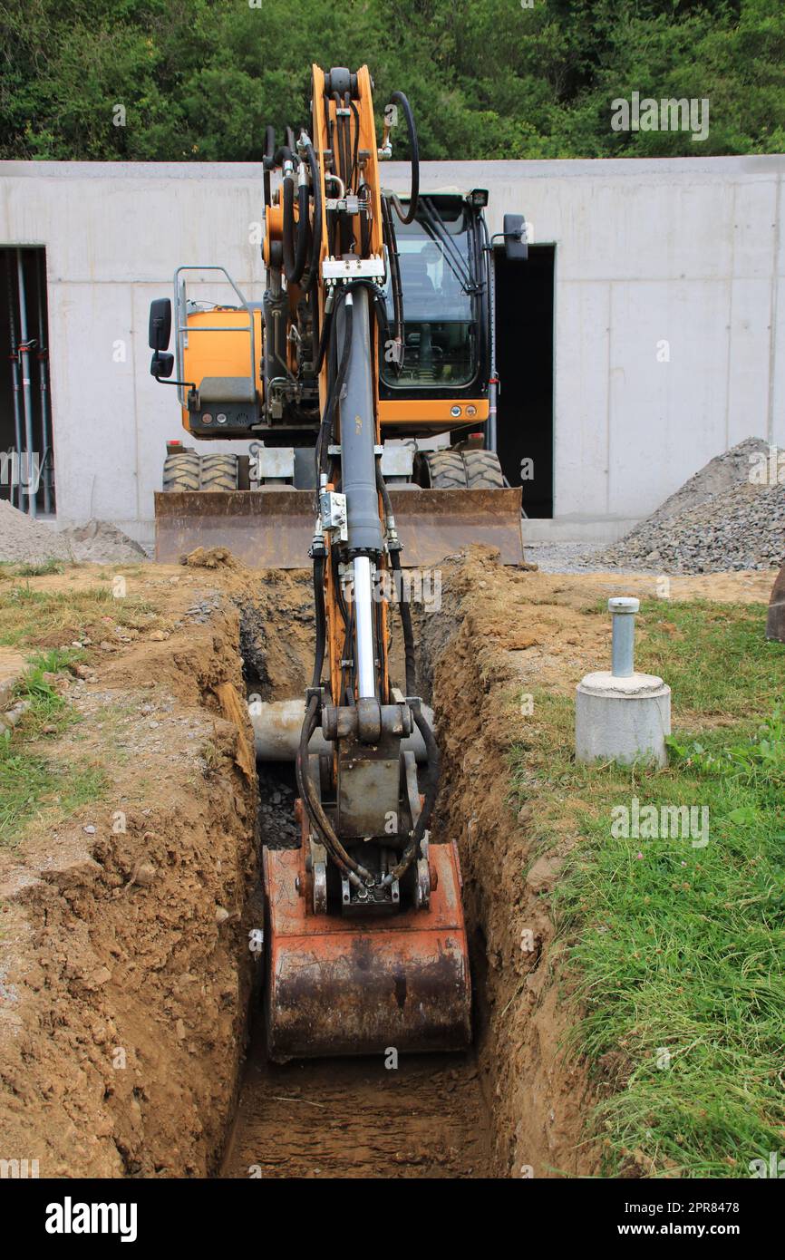 Loamy soil hi-res stock photography and images - Alamy