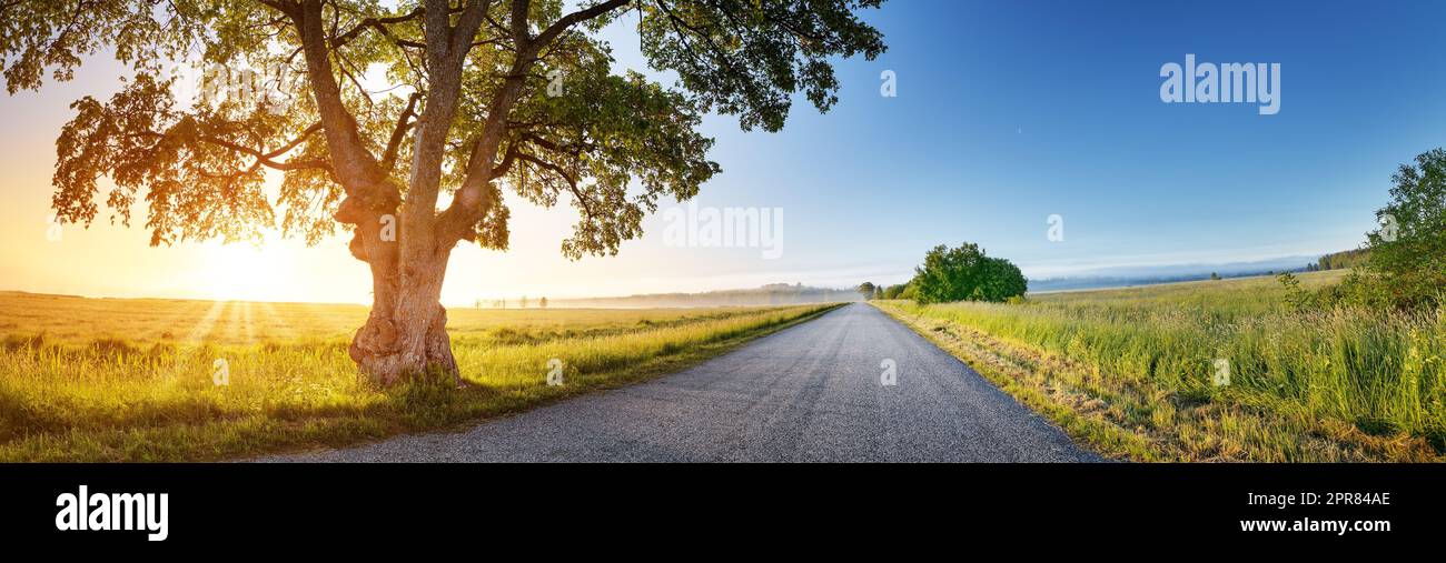 Beautiful natural panoramic countryside hi-res stock photography and ...