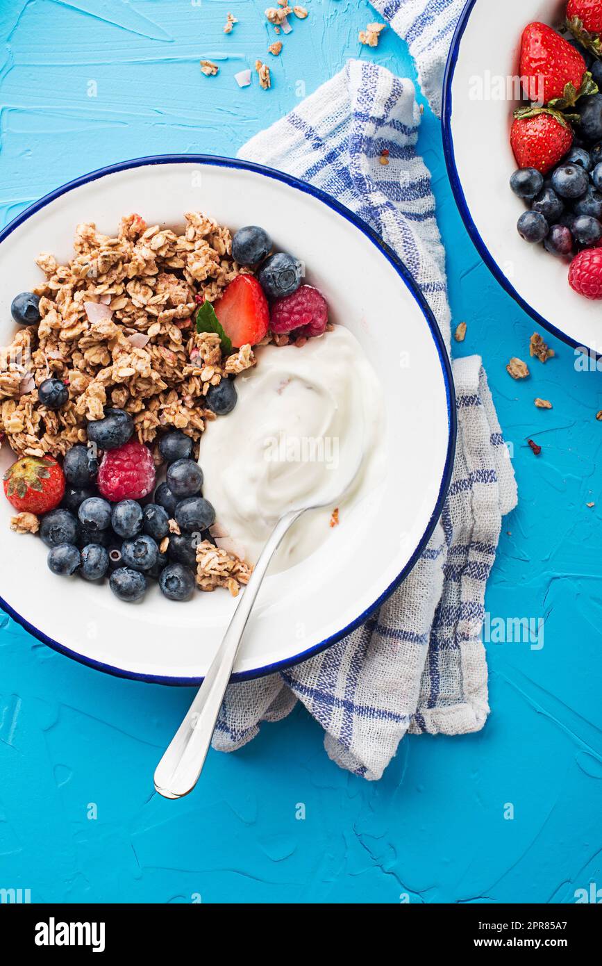Granola muesli breakfast Stock Photo - Alamy