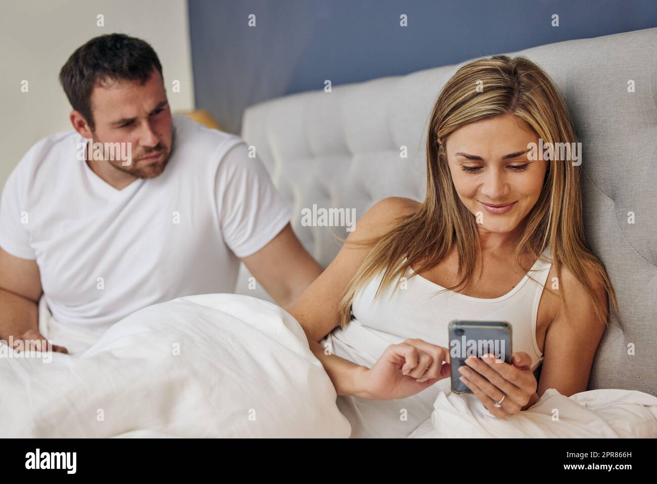 Woman catching husband affair hi-res stock photography and images - Alamy