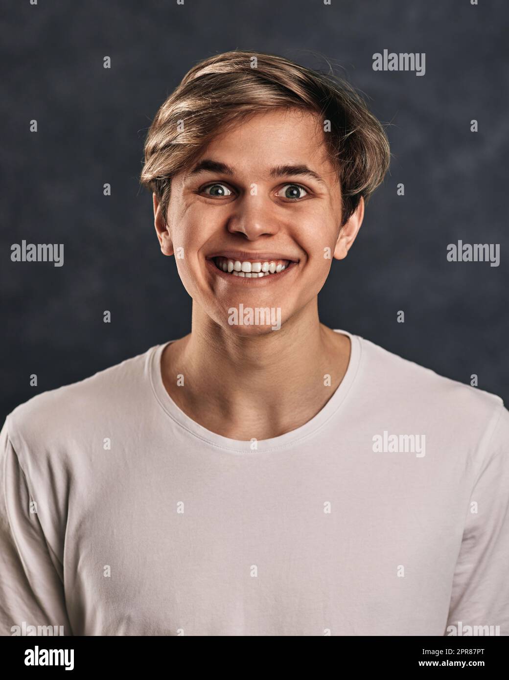 White guy smiling hi-res stock photography and images - Alamy