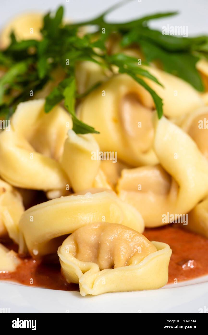 Tortellini tomato sauce close hi-res stock photography and images - Alamy