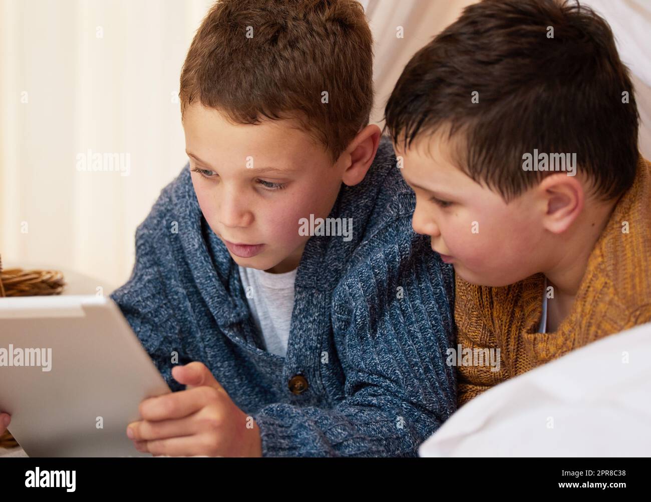 Smart brothers hi-res stock photography and images - Alamy