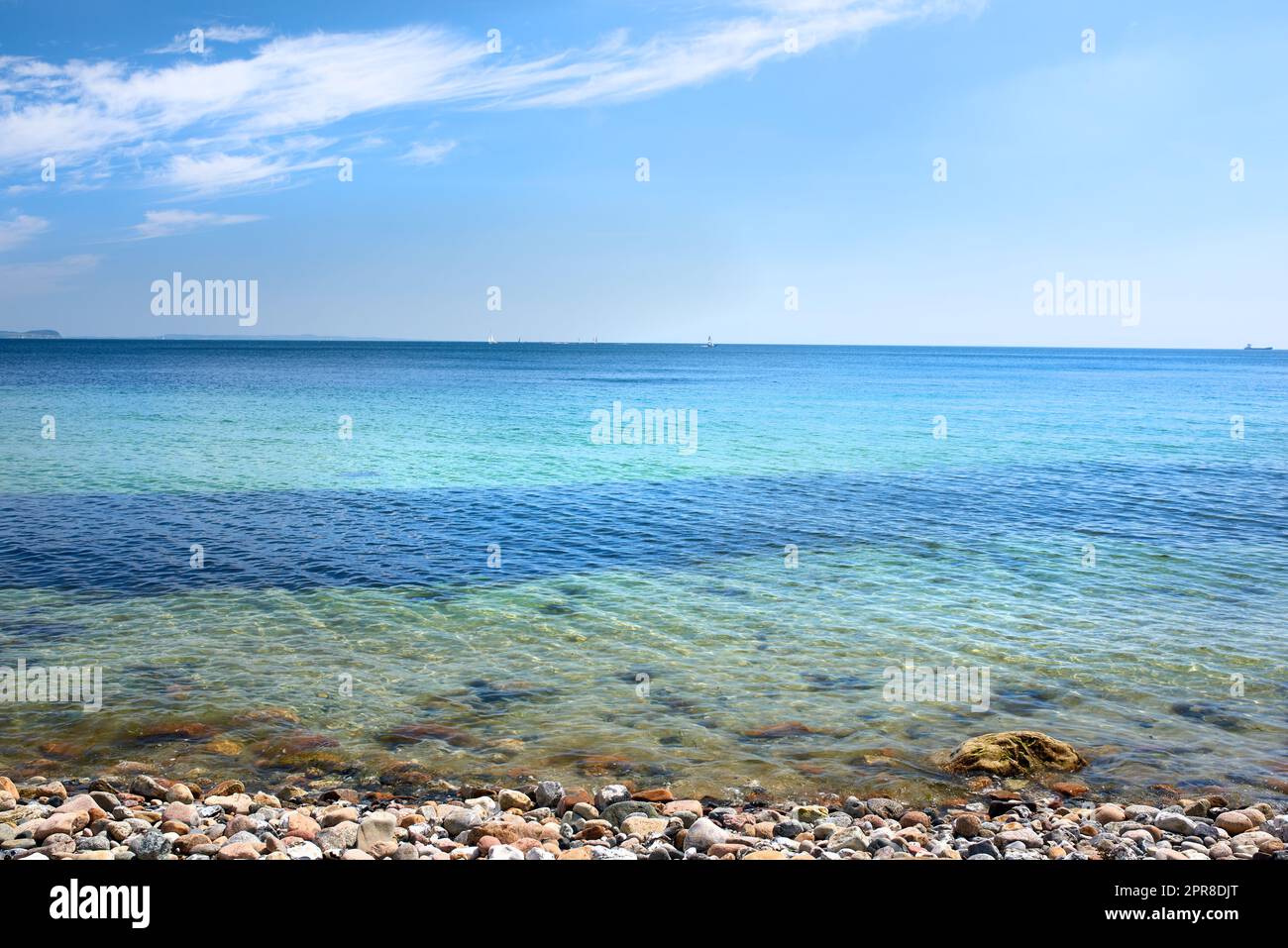 Calm waves hi-res stock photography and images - Alamy