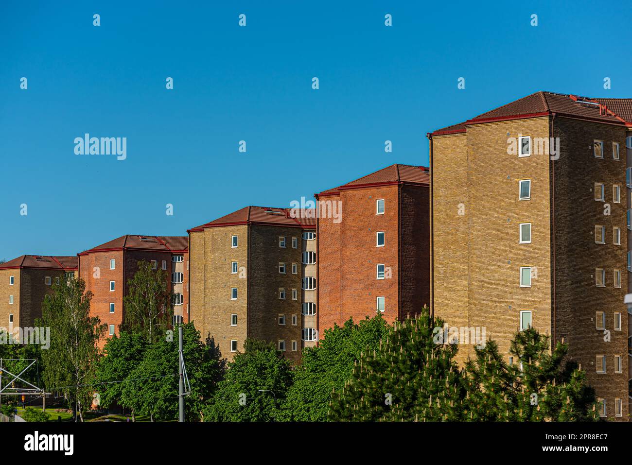 Row multi storey apartment hi-res stock photography and images - Alamy