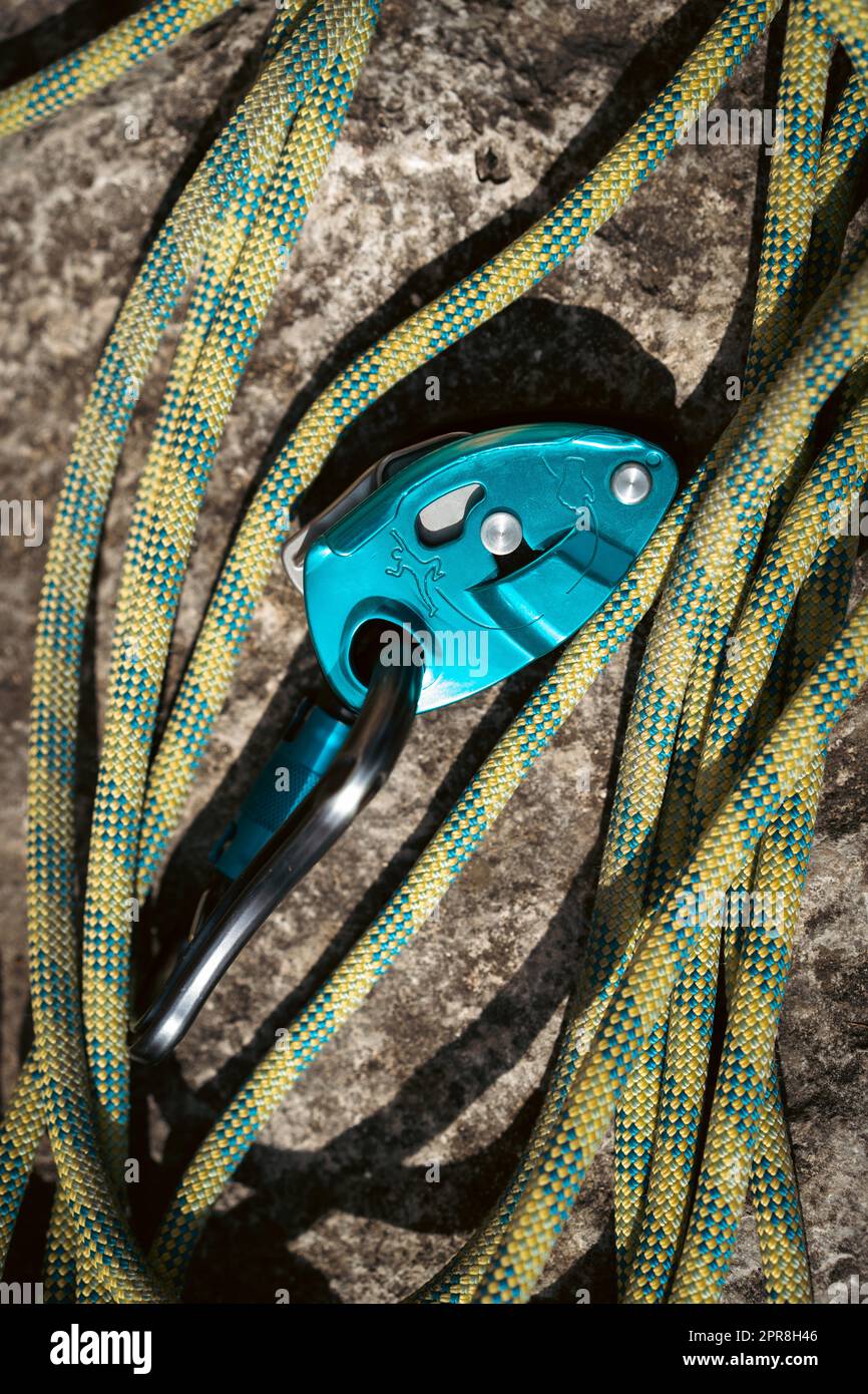 Rope descent system hi-res stock photography and images - Alamy