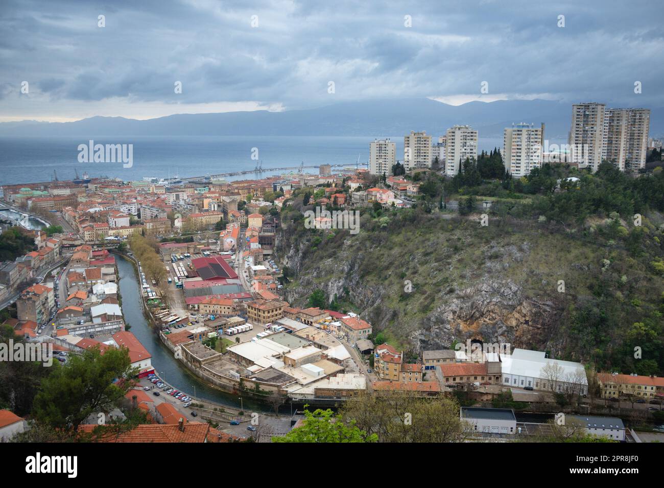 Townscape sky architecture hi-res stock photography and images - Alamy