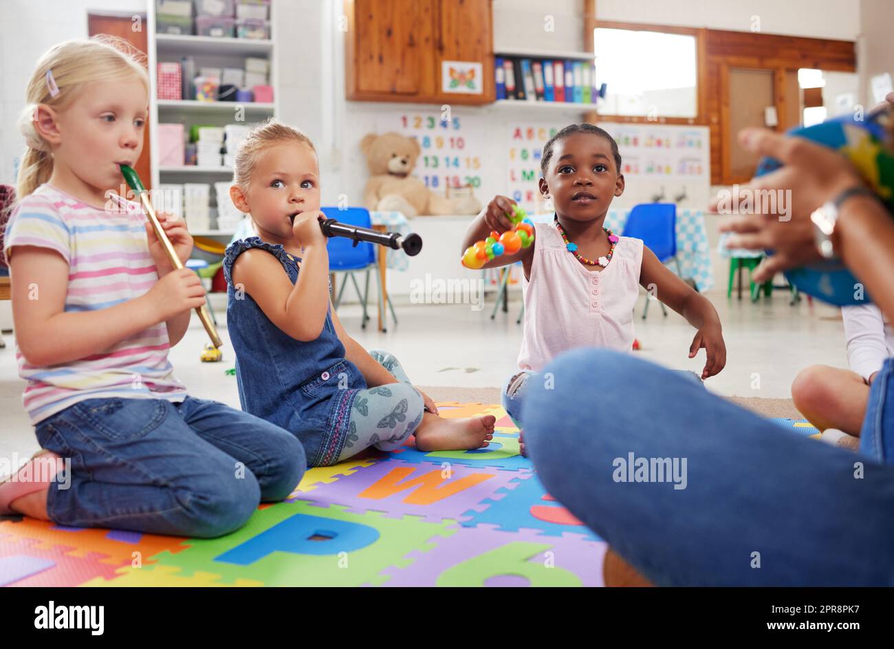 There are so many benefits of musical instruments for kids. children ...