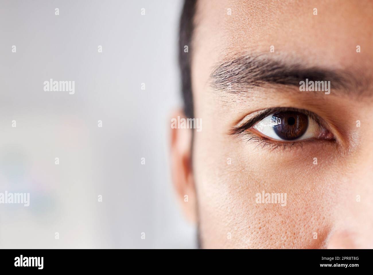 Long eyebrows hi-res stock photography and images - Alamy