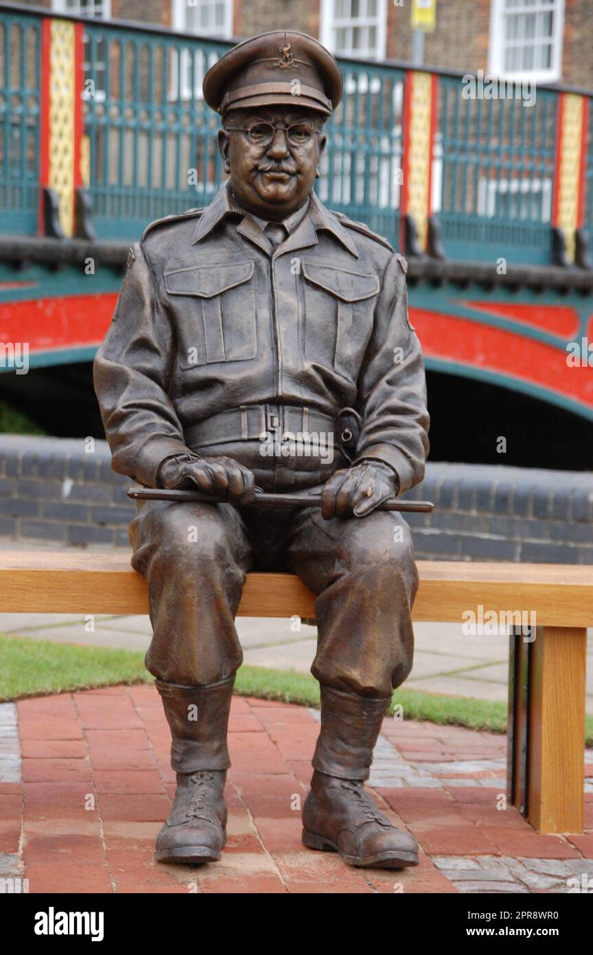 Bronze Statue of Dad's Army TV Character Captain Mainwaring played by ...