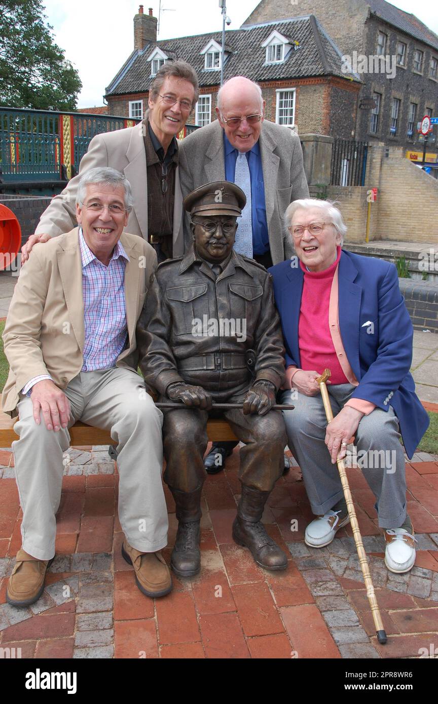 Croft & Perry Cast Members with Captain Mainwaring Bronze Statue Stock ...
