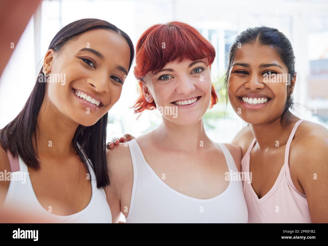 Studio group portrait hi-res stock photography and images - Alamy