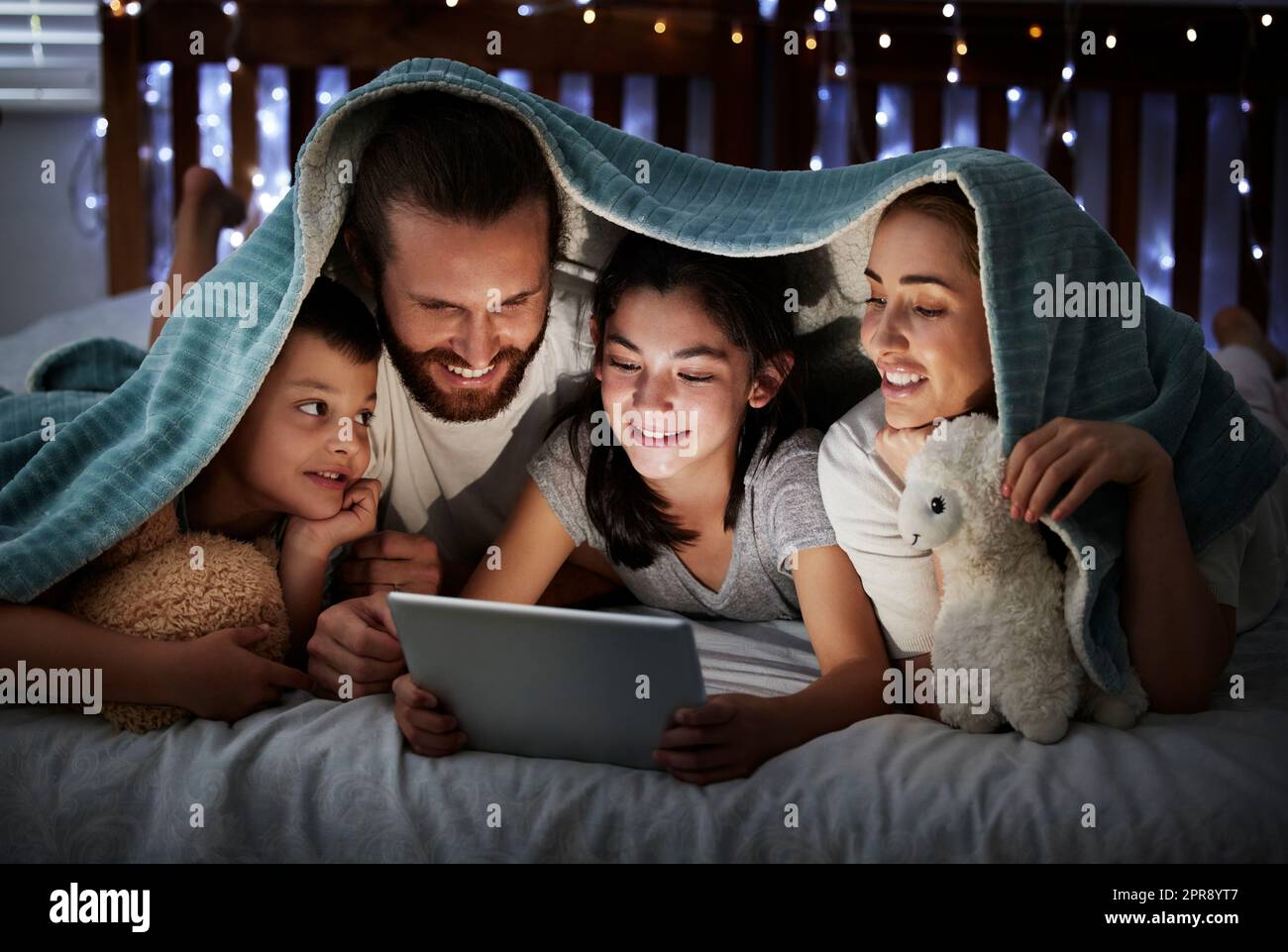 Cartoon people watching screen hi-res stock photography and images - Alamy