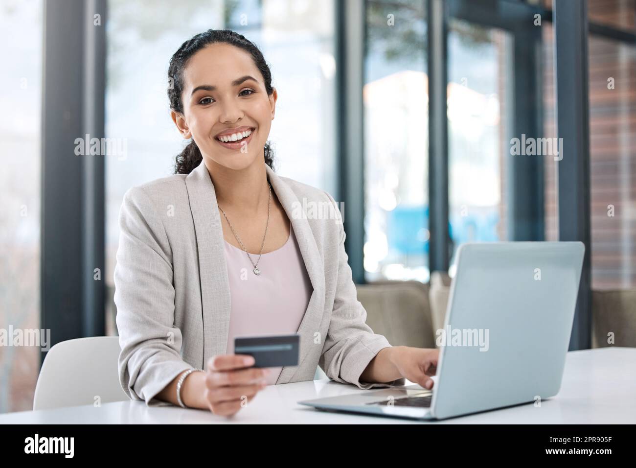 Ecommerce businesspeople hi-res stock photography and images - Alamy