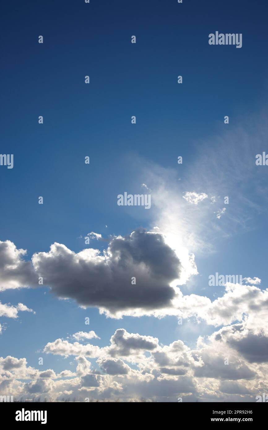 Cloud blocking sun hi-res stock photography and images - Alamy