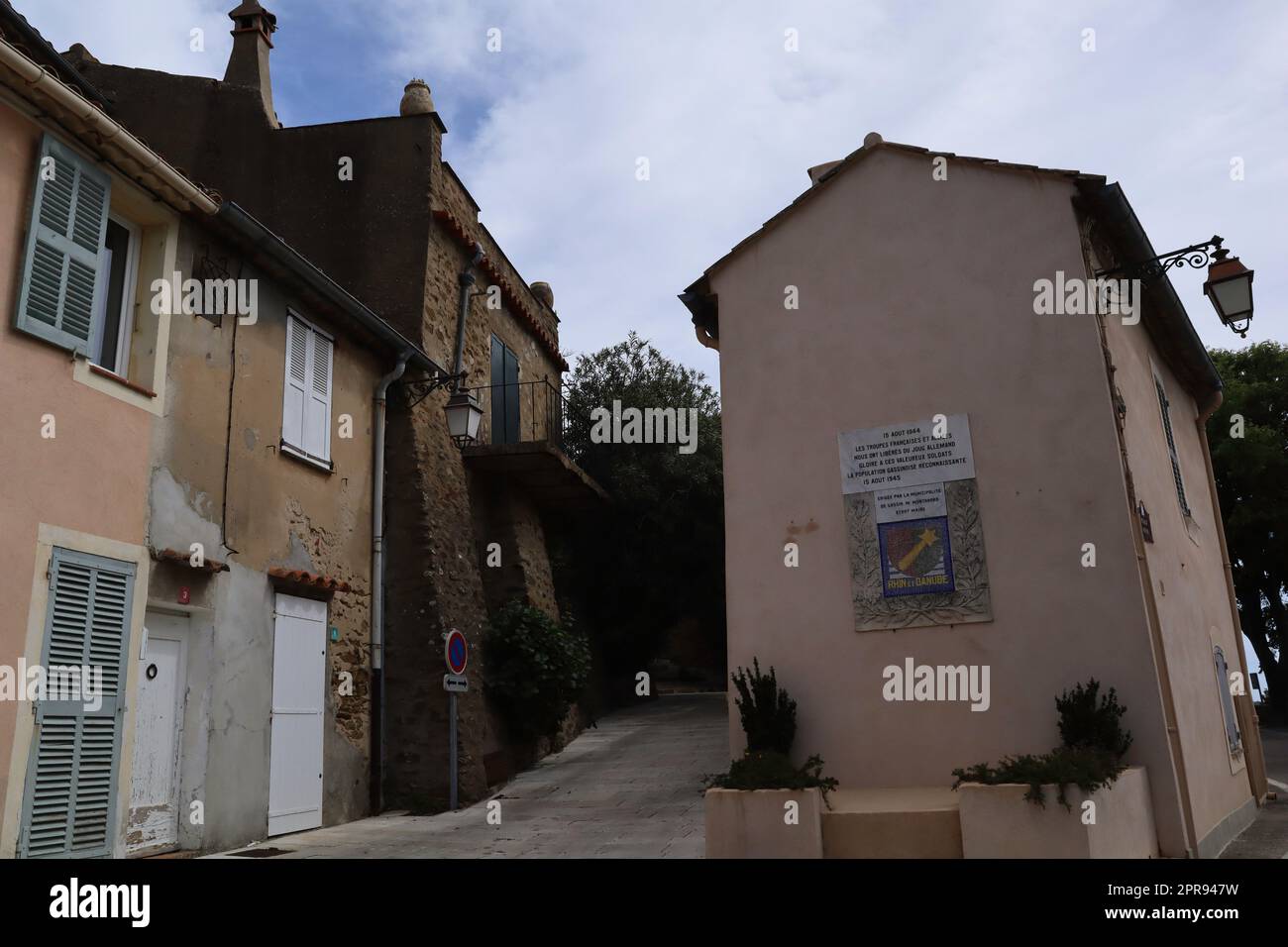 Le migon hi-res stock photography and images - Alamy