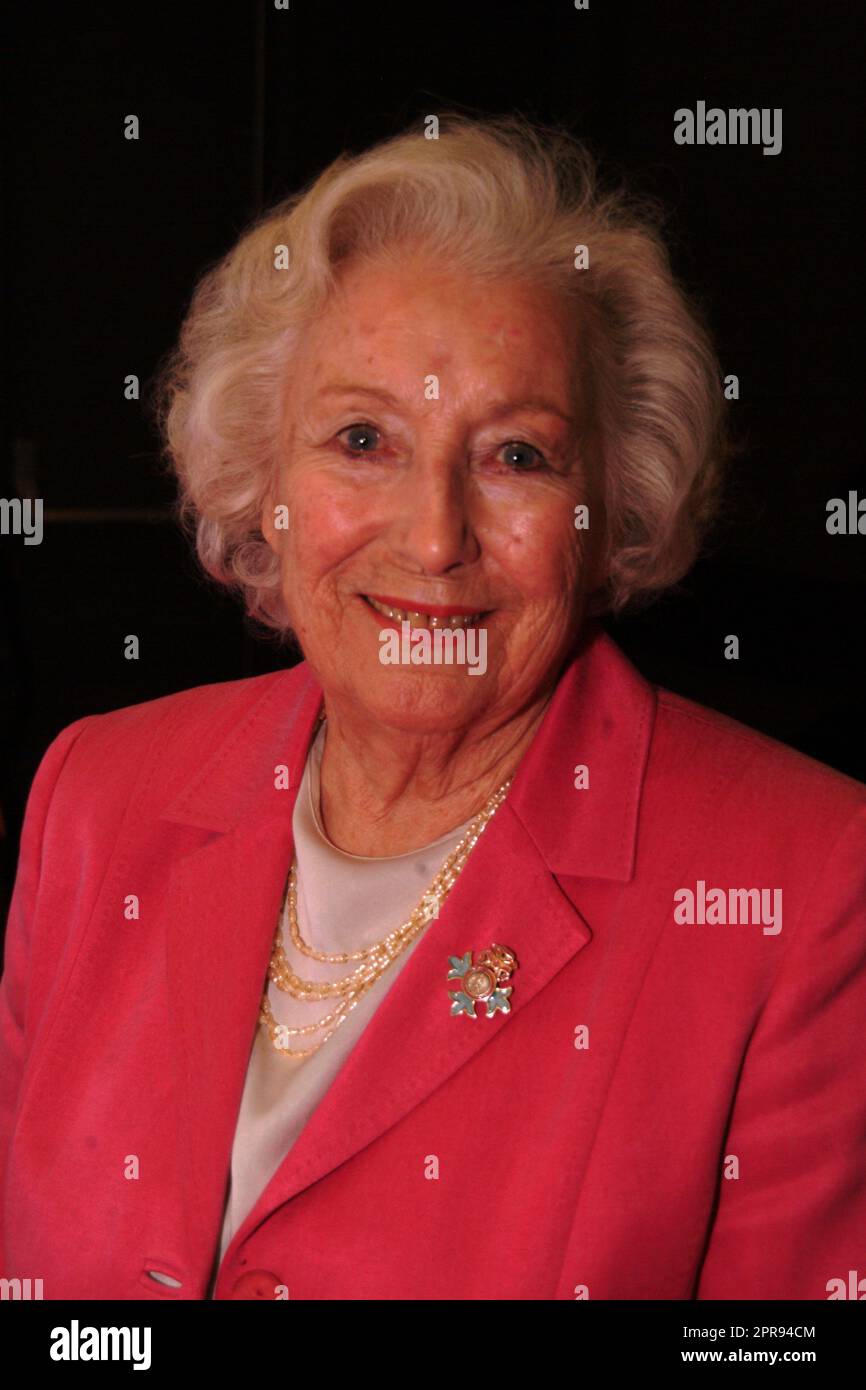 Dame Vera Lynn Stock Photo - Alamy