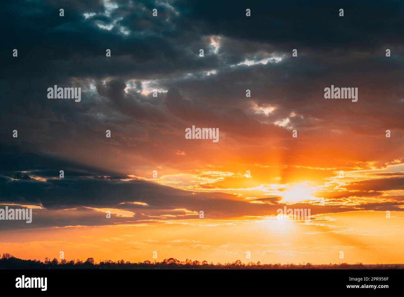Sun Shine During Sunset Above Empty Spring Countryside Rural Soil ...