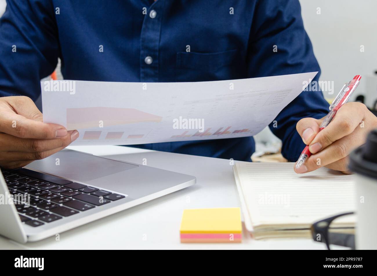 Accounting desk hi-res stock photography and images - Alamy