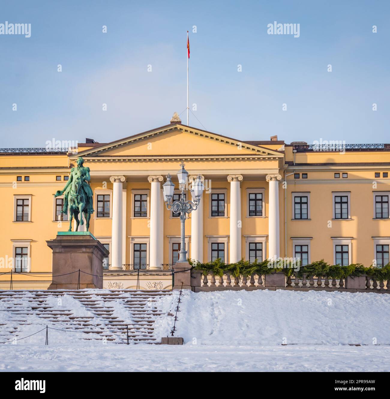 Royal Palace in Oslo in winter Stock Photo - Alamy