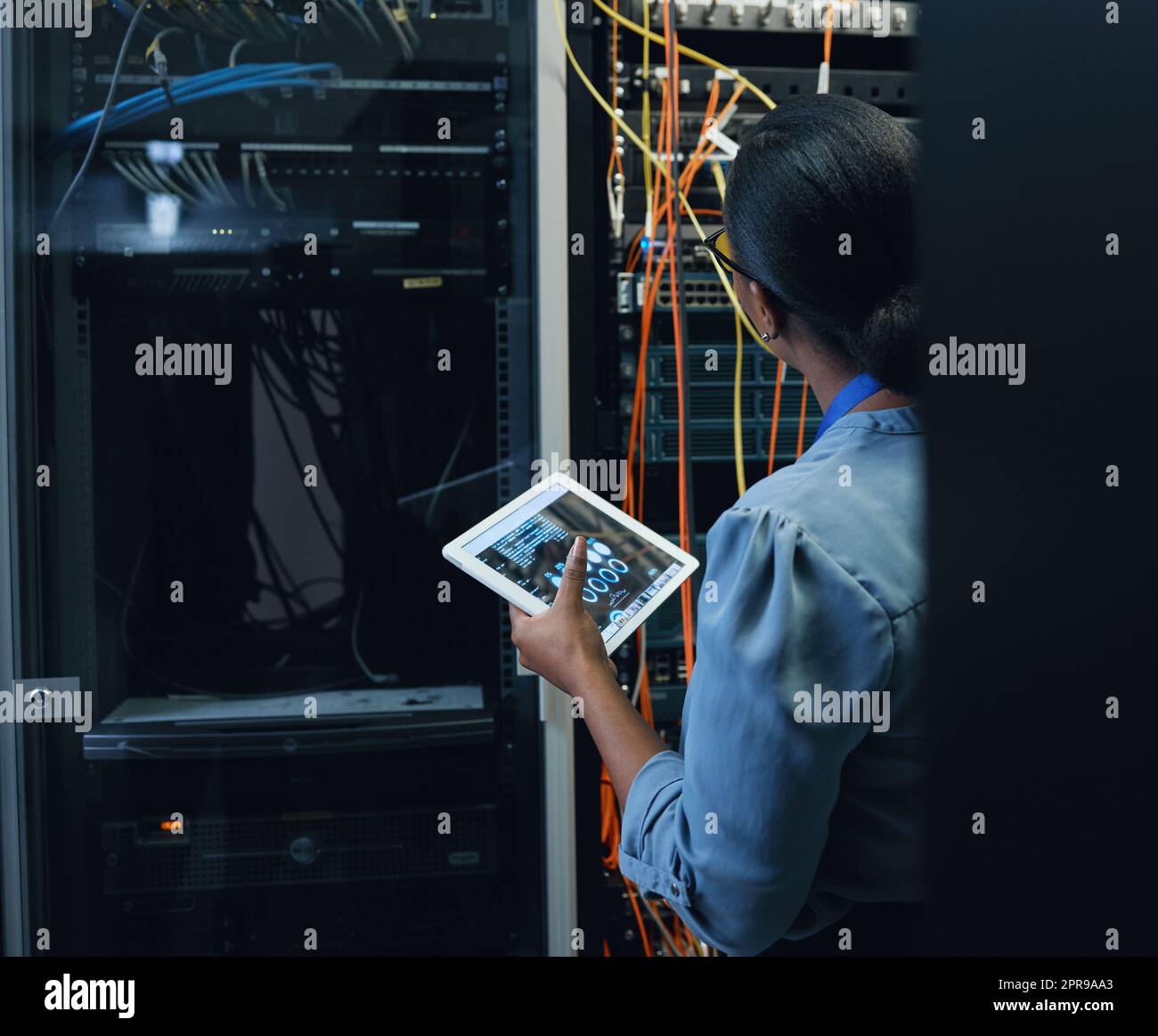 Engineer tablet dark hi-res stock photography and images - Alamy