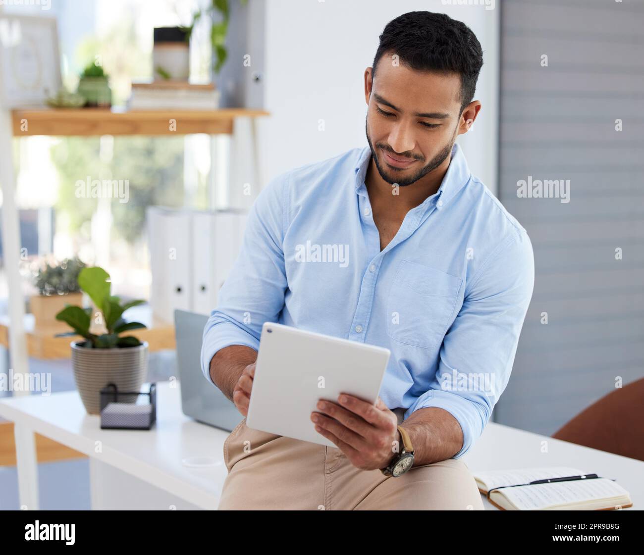 Workload office hi-res stock photography and images - Alamy