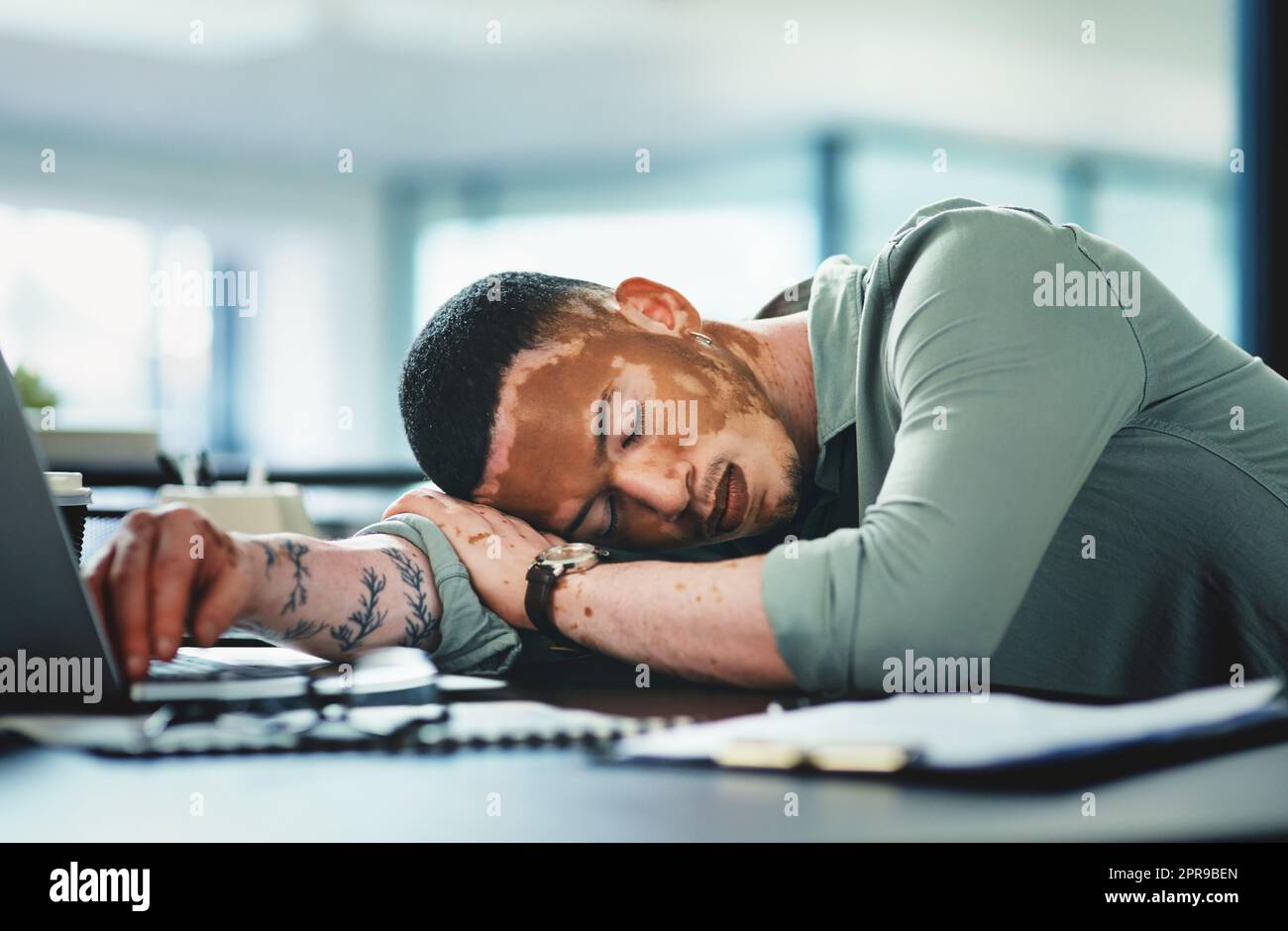 Sleep office hi-res stock photography and images - Alamy