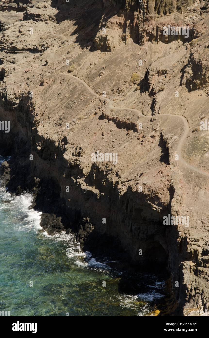 Dangerous sea cliff hi-res stock photography and images - Alamy