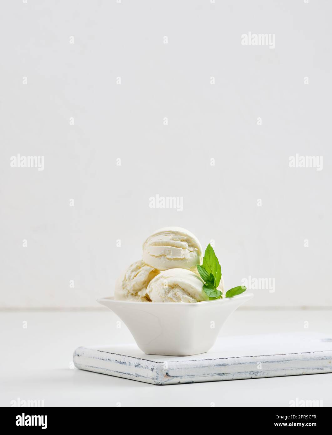 Ice cream balls hi-res stock photography and images - Alamy