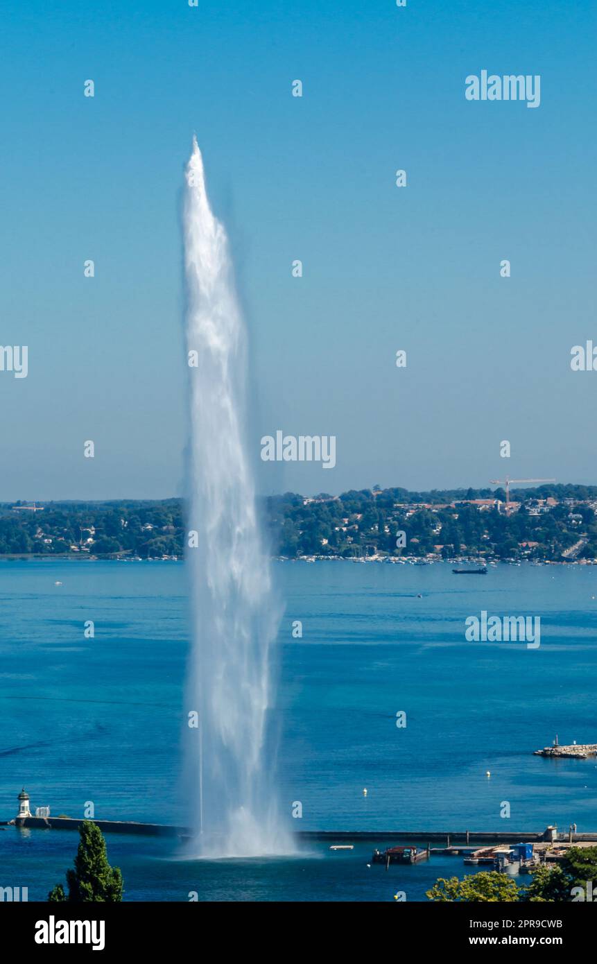 Large fountain landscape hi-res stock photography and images - Alamy