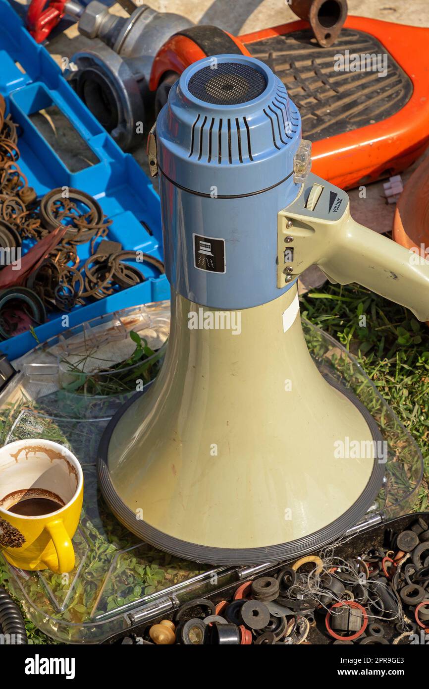 Loudspeaker megaphone vintage retro hi-res stock photography and images ...