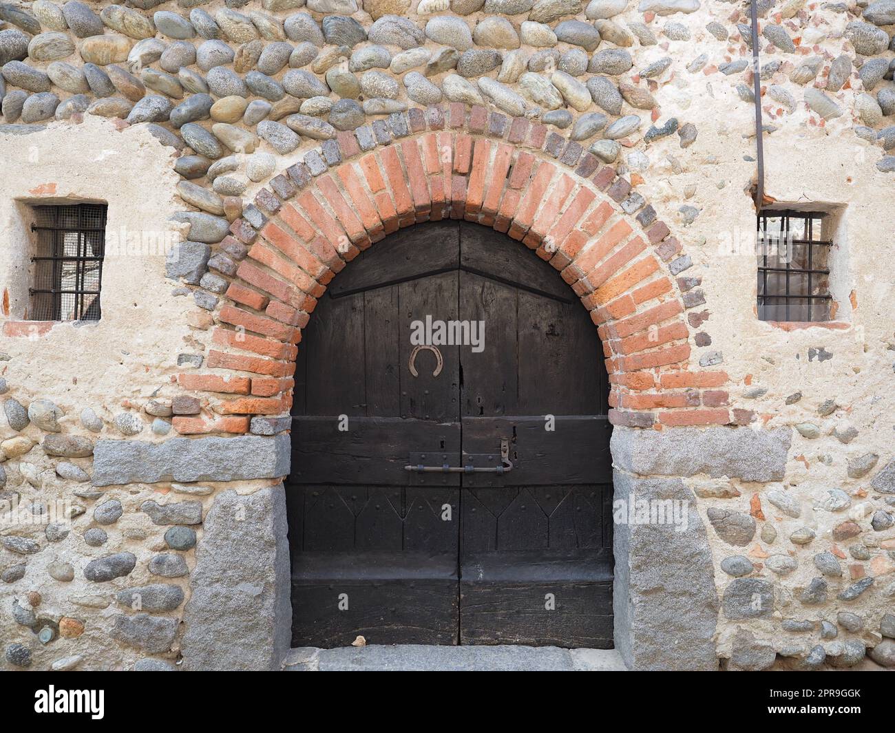 medieval wooden gate Stock Photo - Alamy