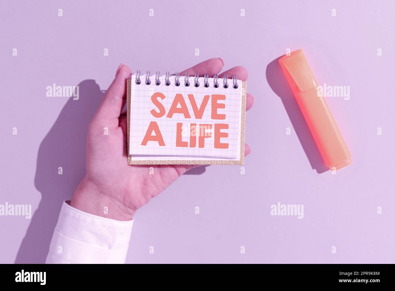 Resuscitation on woman hi-res stock photography and images - Alamy