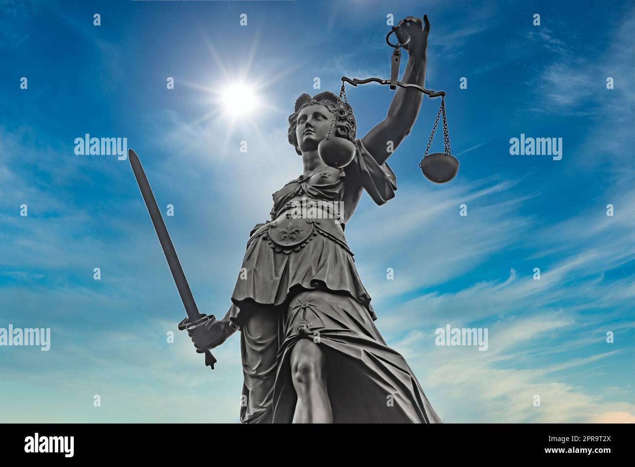 Symbol of Justizia figure Stock Photo - Alamy