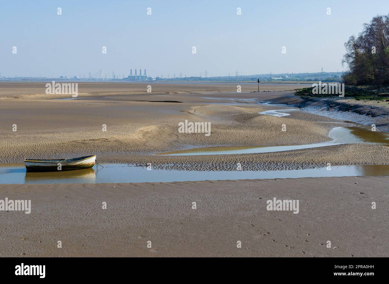 Flint foreshore hi-res stock photography and images - Alamy