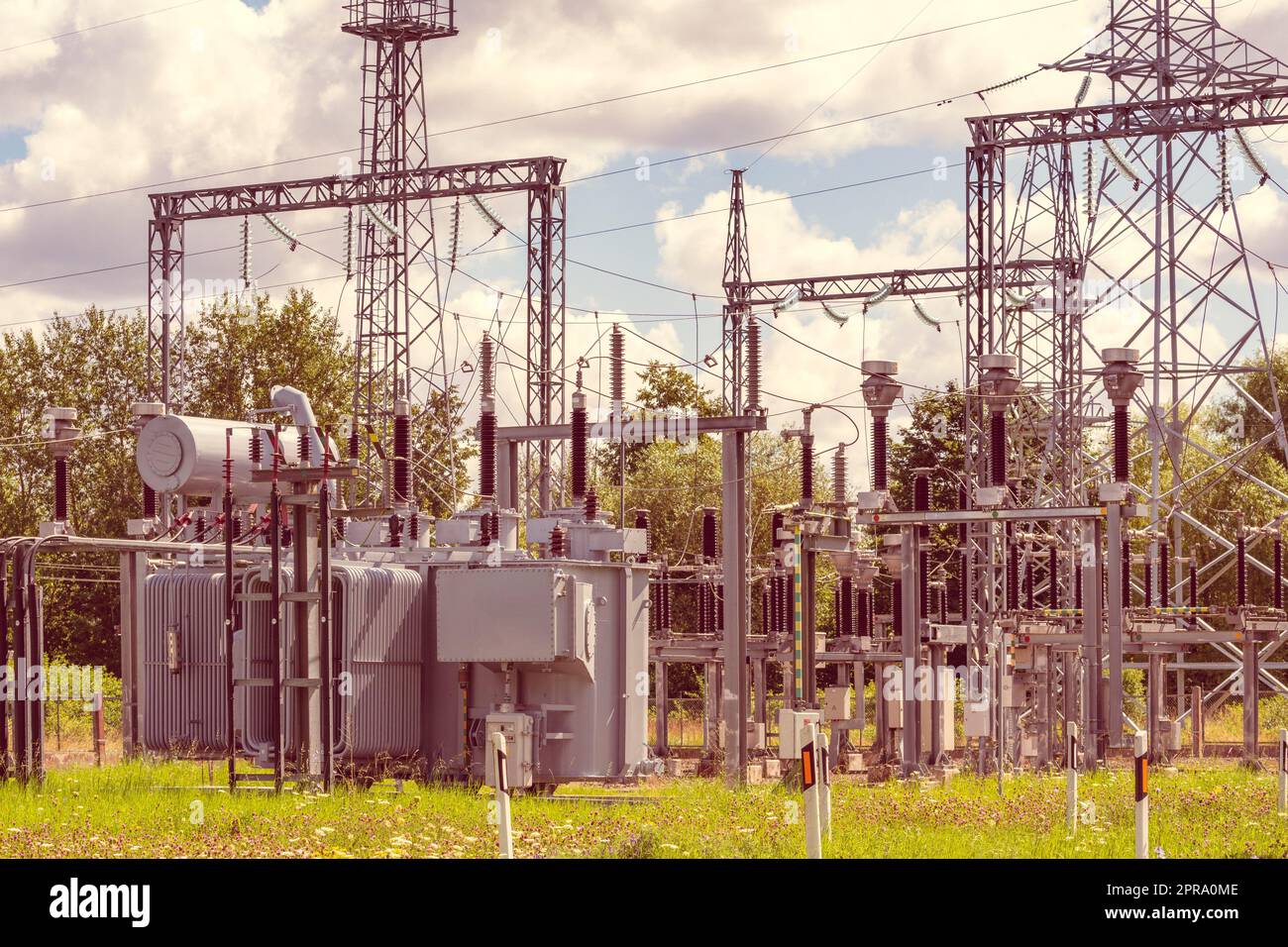 Electricity distribution transformer hi-res stock photography and ... Electricity distribution transformer hi-res stock photography and ...